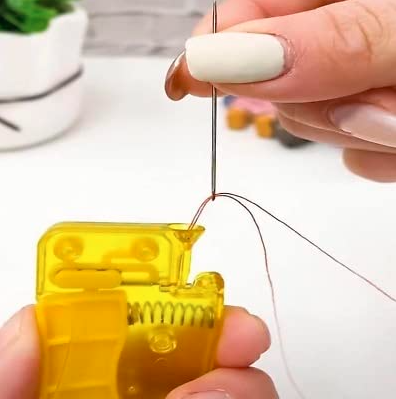Automatic Needle Threading Device (PACK OF 2) – produckpk